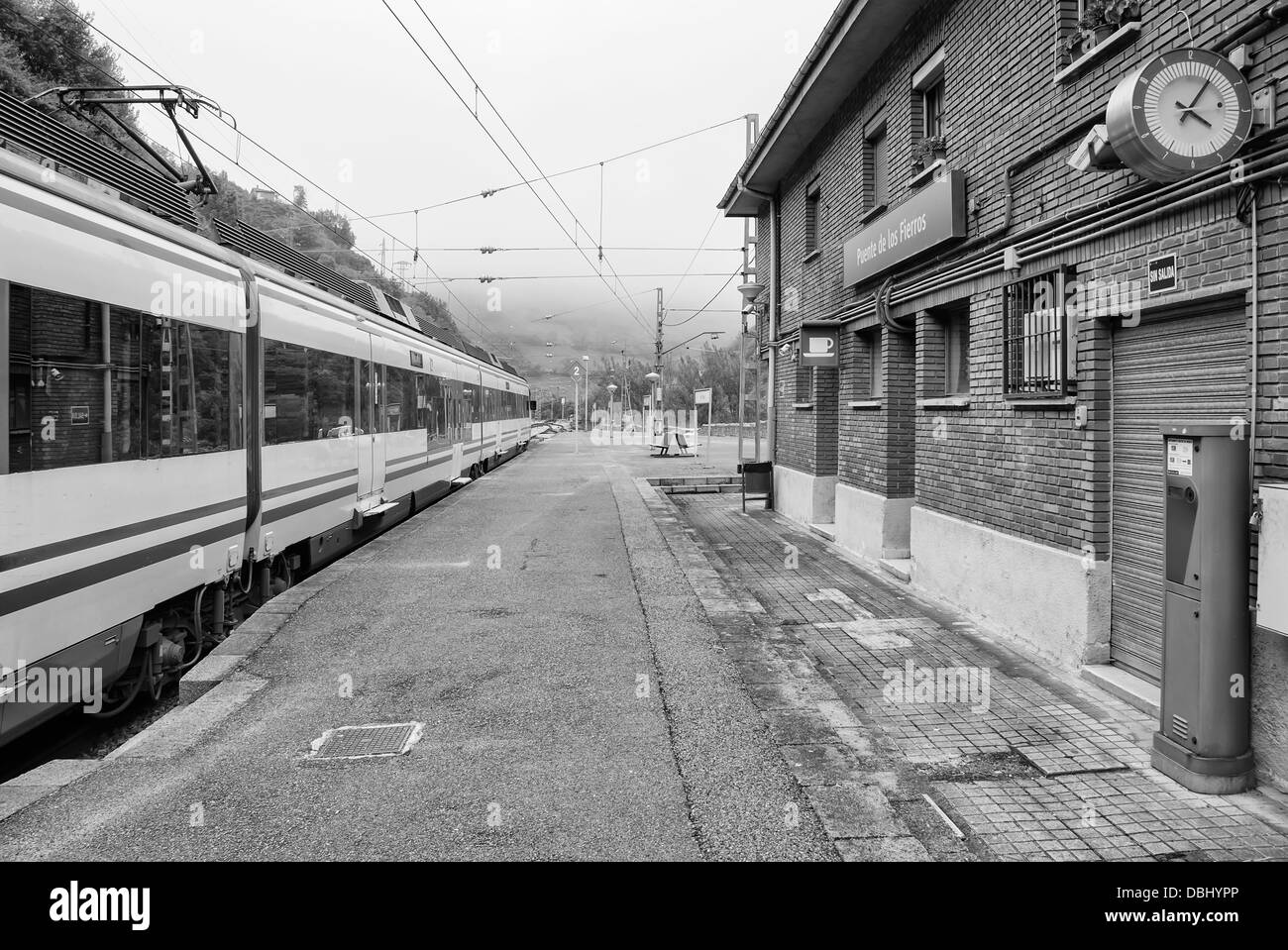 Underground train station in Black and White Stock Photos & Images - Alamy