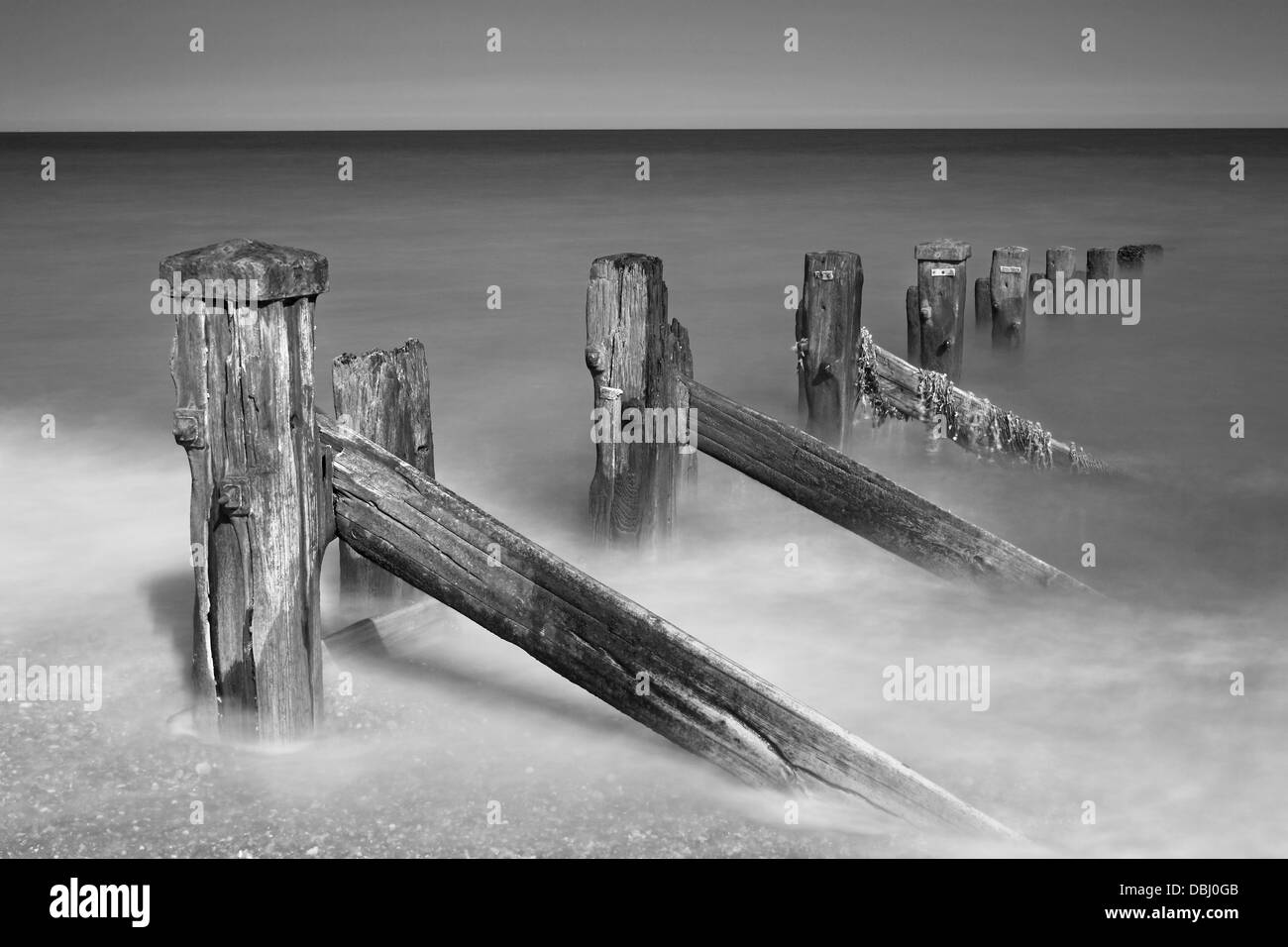 Wooden sea defences at Spurn Point in East Yorkshire Stock Photo - Alamy