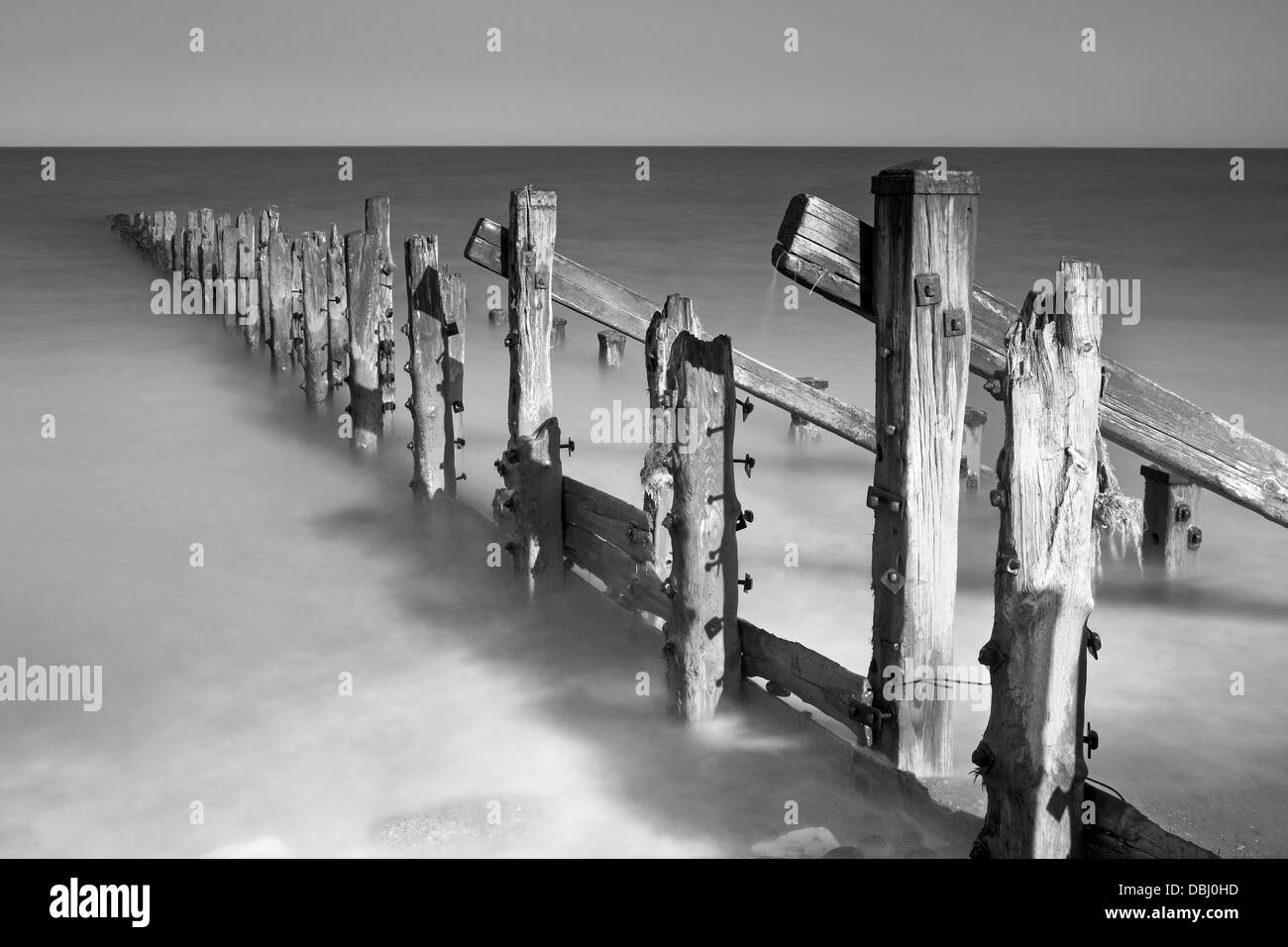 Wooden sea defences at Spurn Point in East Yorkshire Stock Photo - Alamy