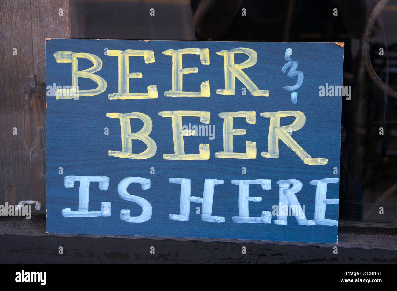 Beer sign painted hi-res stock photography and images - Alamy