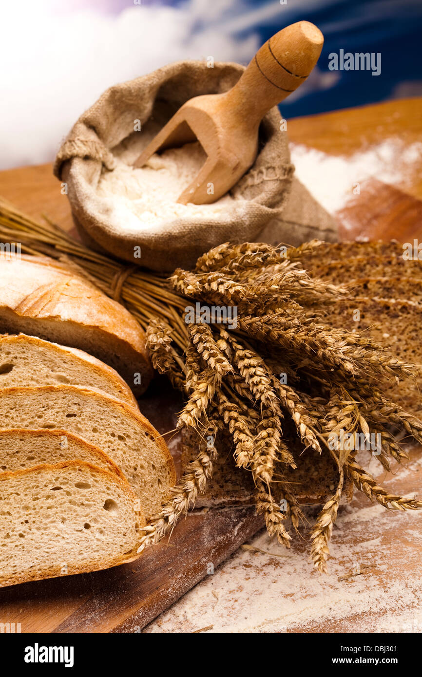 Flour and traditional bread Stock Photo - Alamy