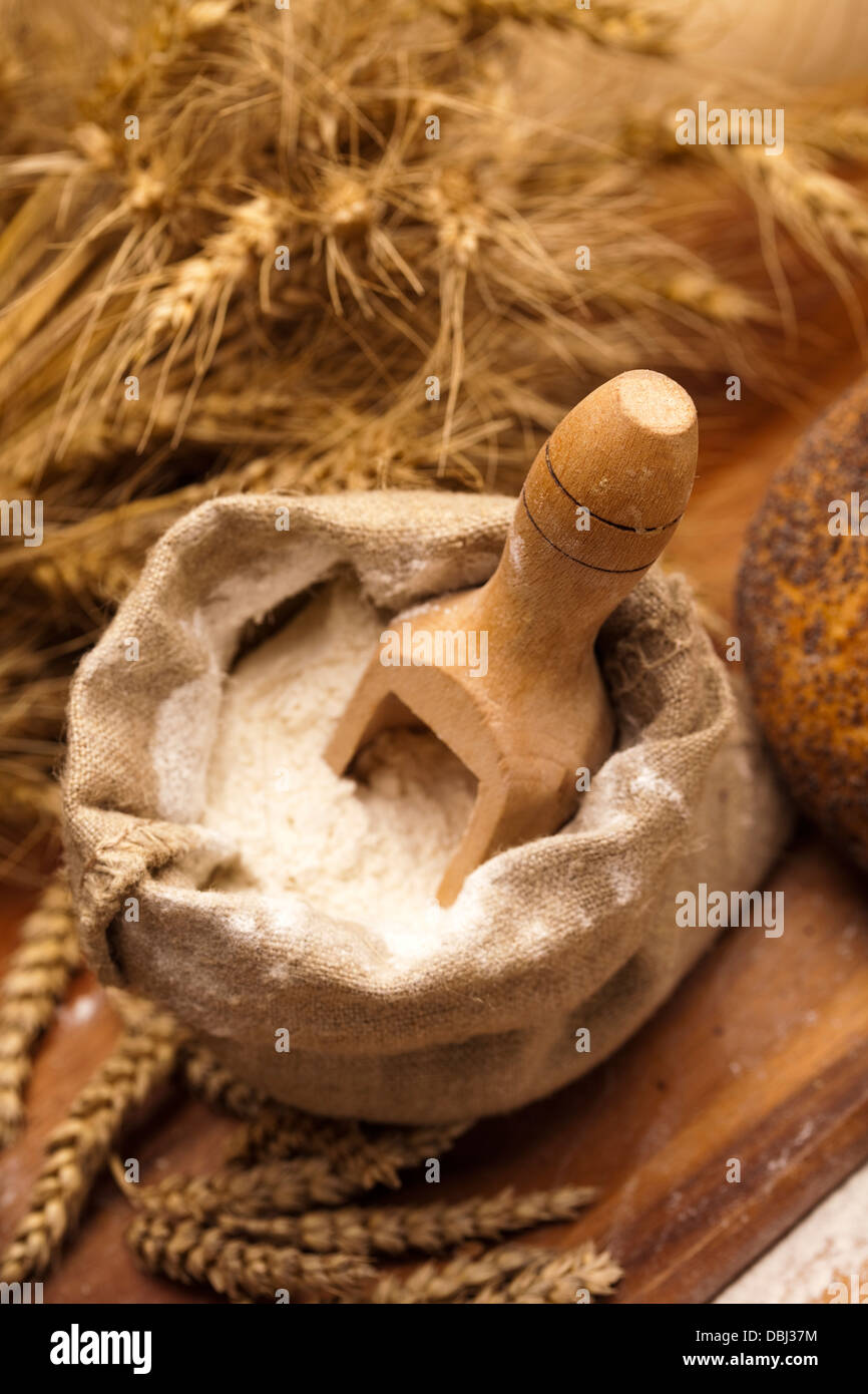 Flour and traditional bread Stock Photo - Alamy