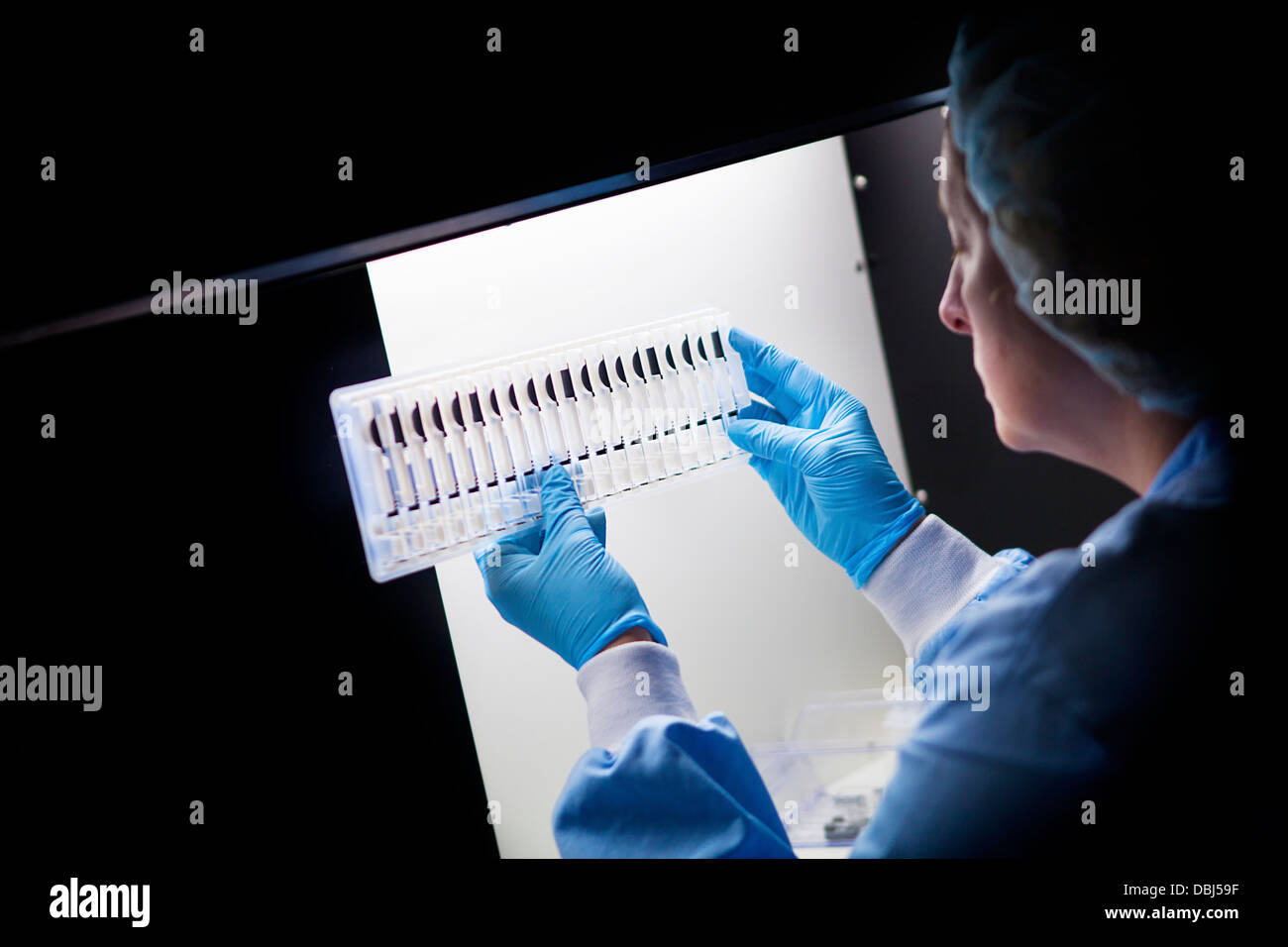 Pharmaceutical manufacturing industry hi-res stock photography and ...
