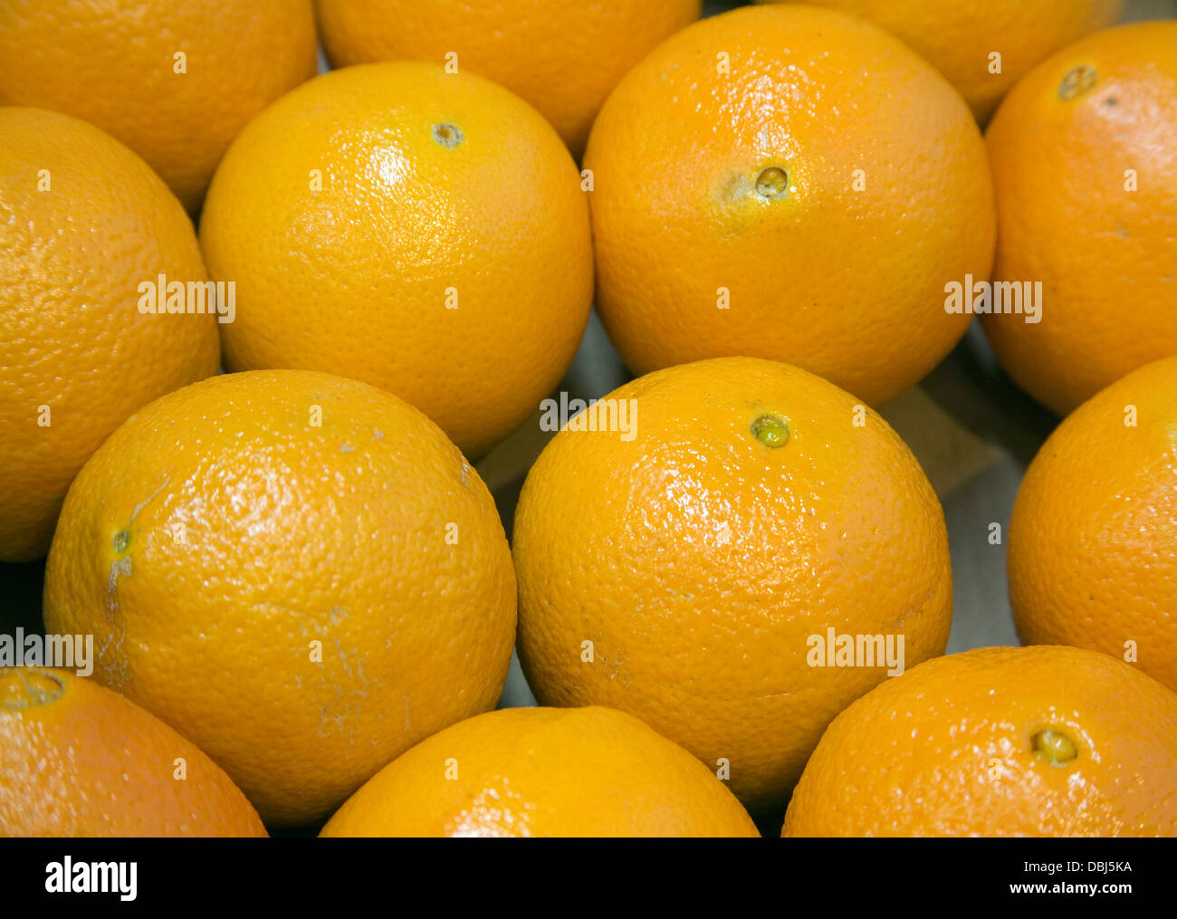 Orange fruit arrangements hi-res stock photography and images - Alamy