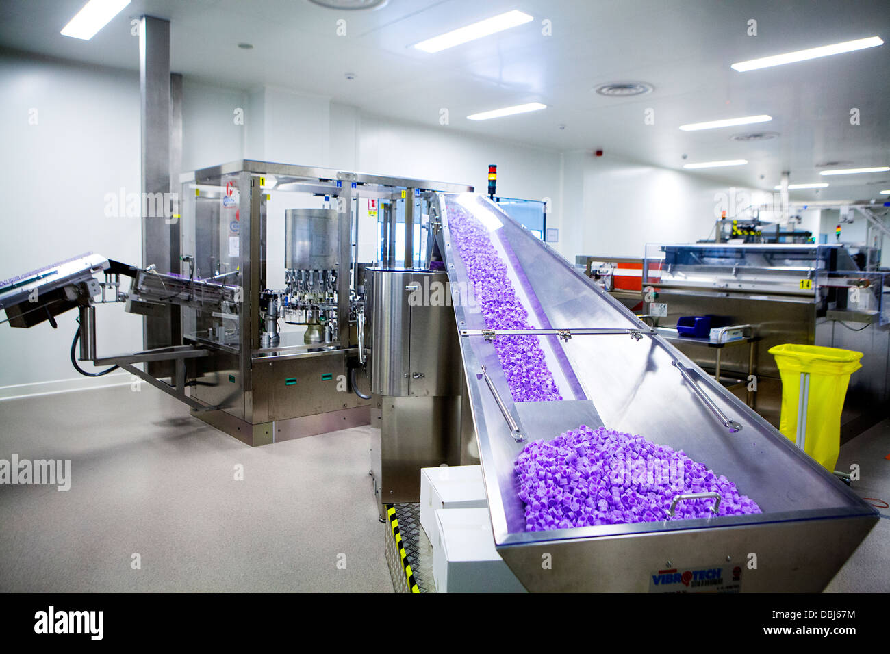 Pharmaceutical production hi-res stock photography and images - Alamy