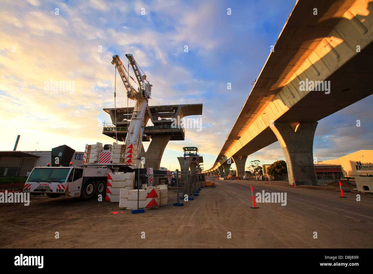 Construction of the South Road Superway in the northern suburbs of ...
