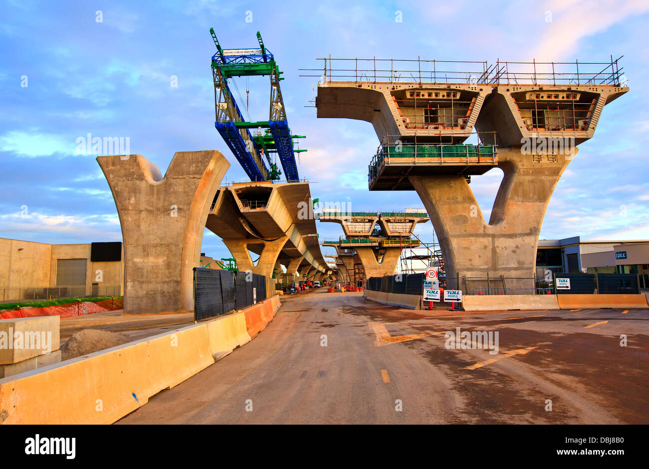 Construction of the South Road Superway in the northern suburbs of ...