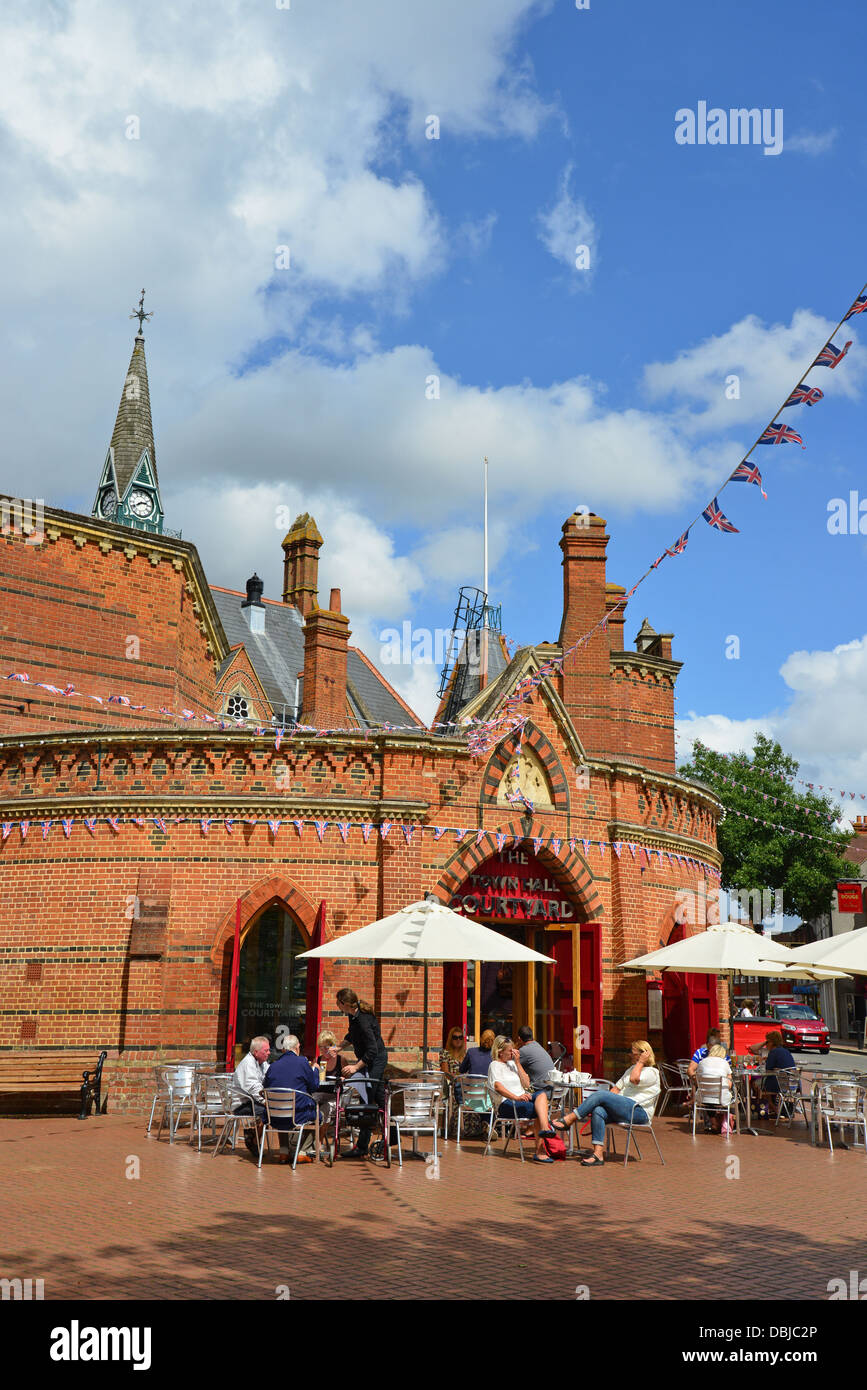 The Town Hall Courtyard Cafe, Wokingham Town Hall, Market Place ...
