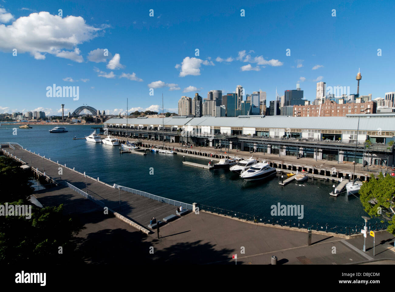 Wharves wharf hi-res stock photography and images - Alamy