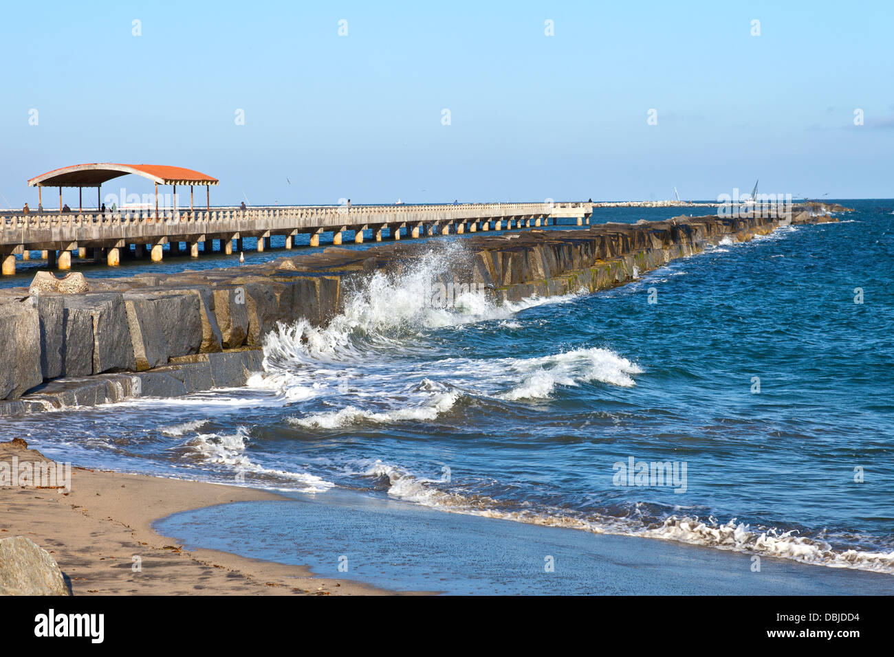 Waves and surf along the San Pedro promenade California Stock Photo - Alamy
