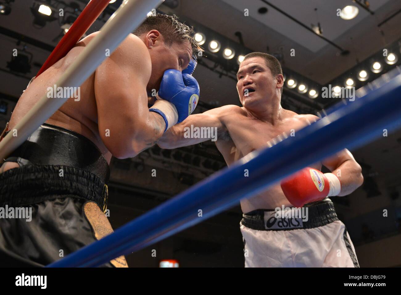 (L-R) Rio Hidaka, Kotatsu Takehara (JPN), JULY 25, 2013 - Boxing ...