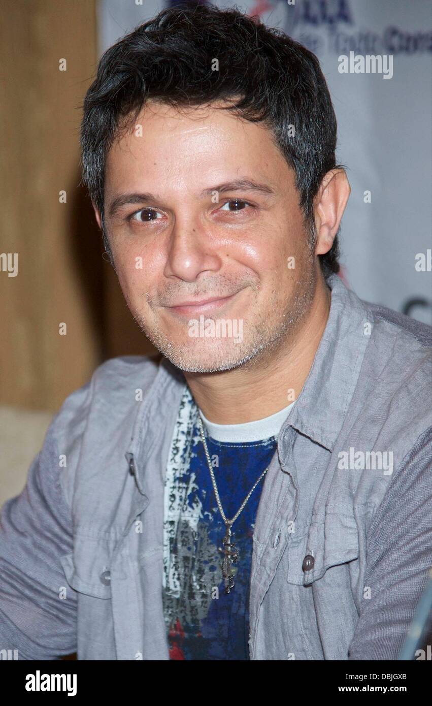 Spanish singer Alejandro Sanz attends 'Save the Children' awards press ...