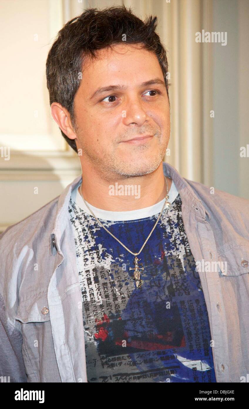 Spanish singer Alejandro Sanz attends 'Save the Children' awards press ...