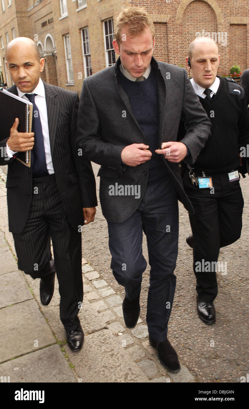 Do 120 hours community service hi-res stock photography and images - Alamy