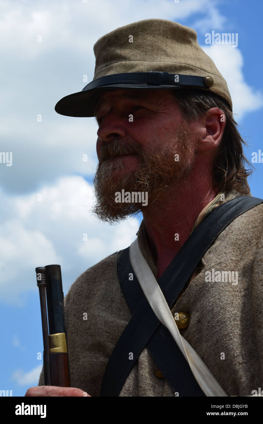 Confederate soldier uniform hi-res stock photography and images - Alamy