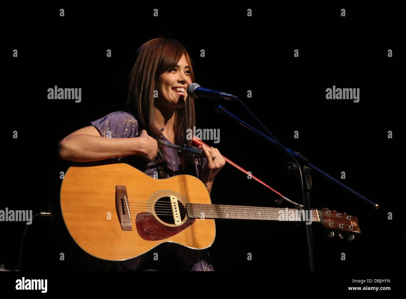 Taipei, Taiwan. 31st July 2013. American singer Priscilla Ahn helds her ...