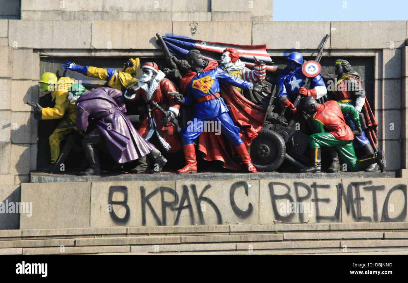 BULGARIAN WAR MEMORIAL GETS SUPERHERO MAKEOVER Cheeky graffiti artists ...