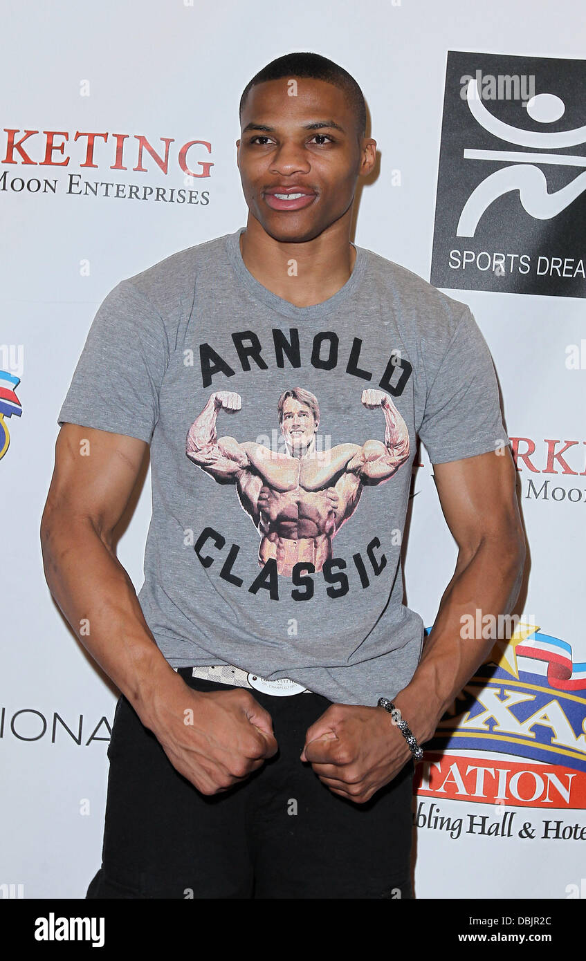 Russell Westbrook Warren Moon hosts the Eleventh Annual Sports Dream ...