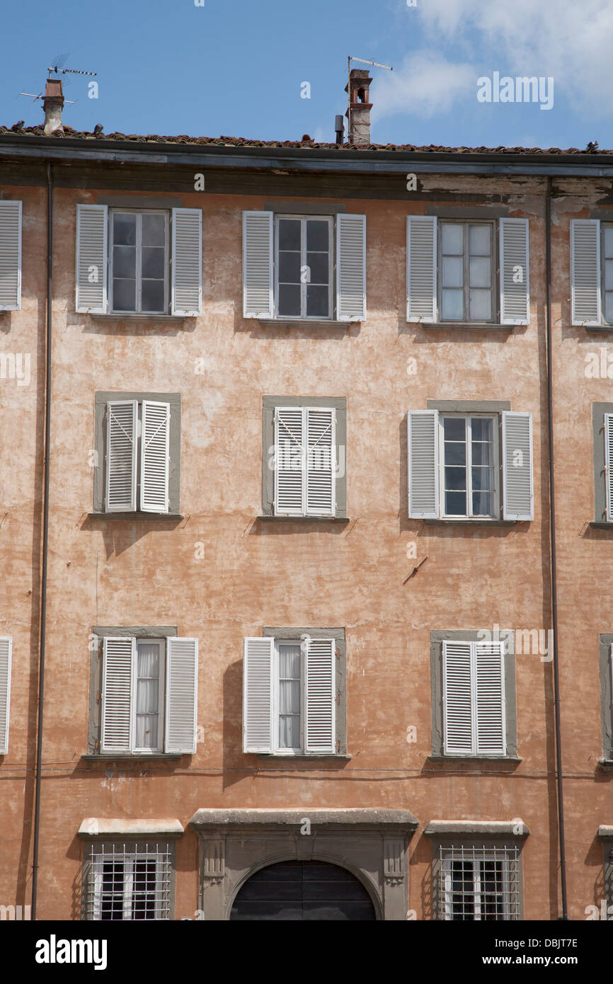 Typical Italian Facade in Lucca, Tuscany, Italy Stock Photo - Alamy