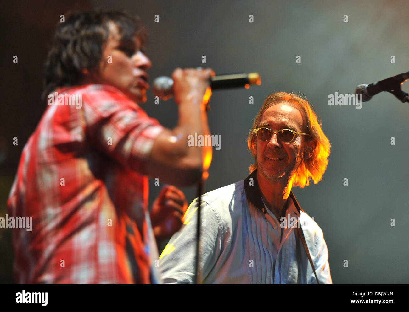 Mike Rutherford and Tim Howar of Mike and The Mechanics at the Hard ...