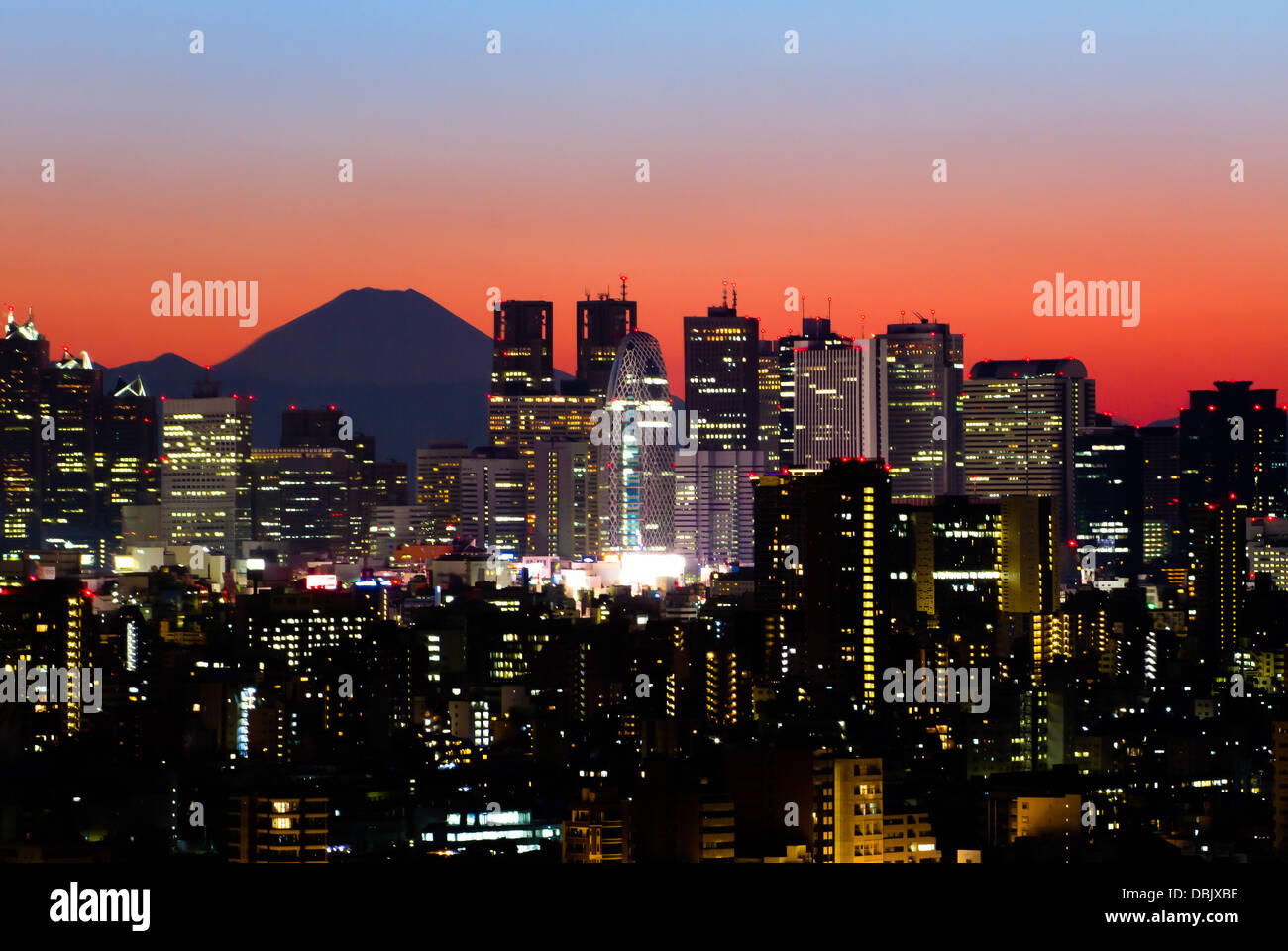 Tokyo skyline mount fuji hi-res stock photography and images - Alamy