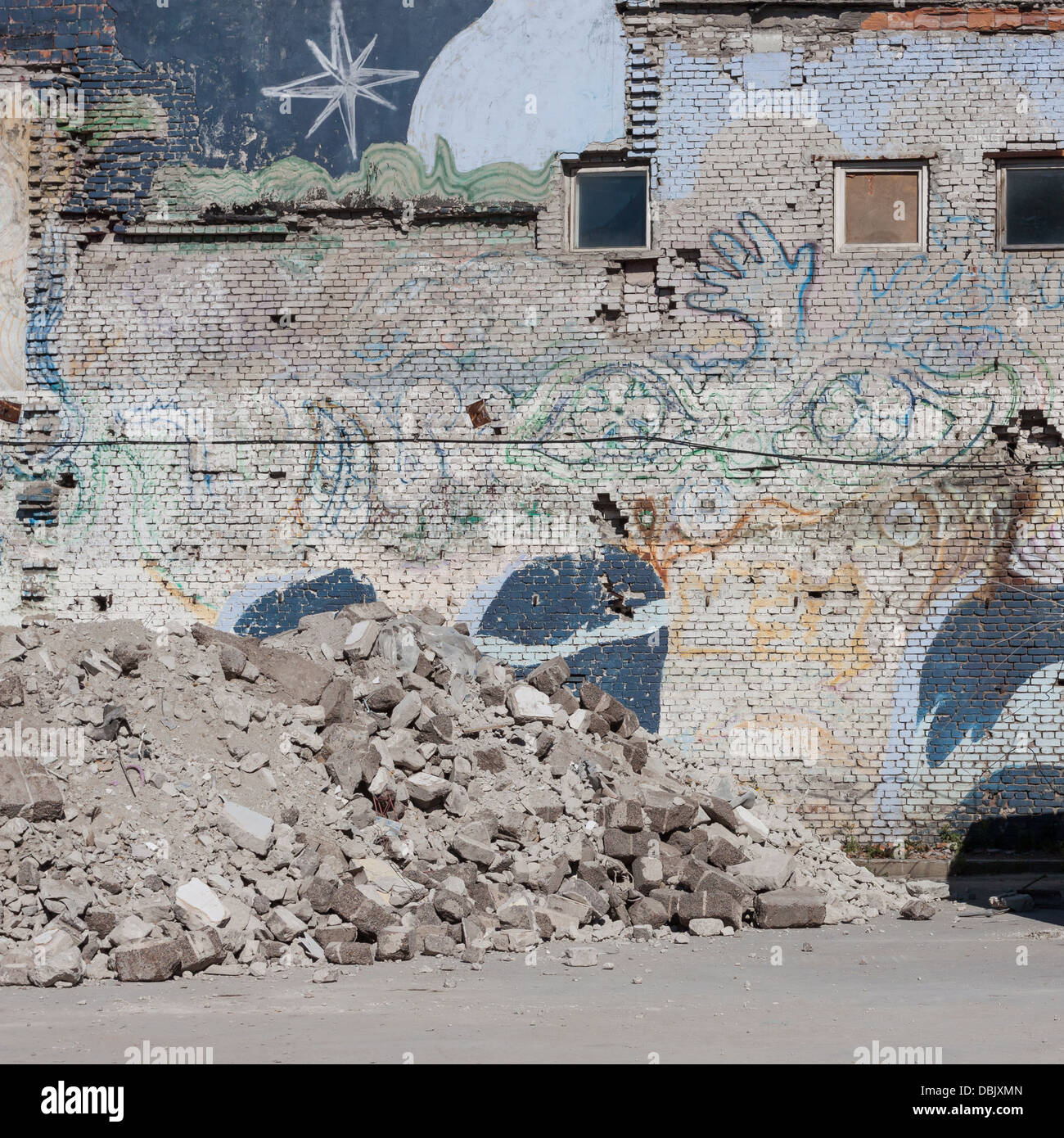 Construction site skip hi-res stock photography and images - Alamy