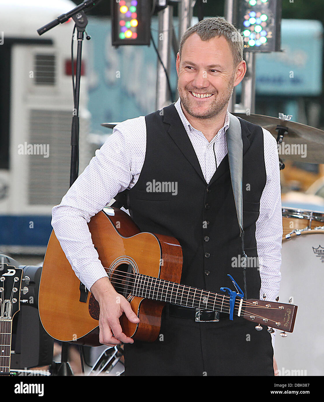 David Gray performing at the CBS Early Show Concert Series at the ...
