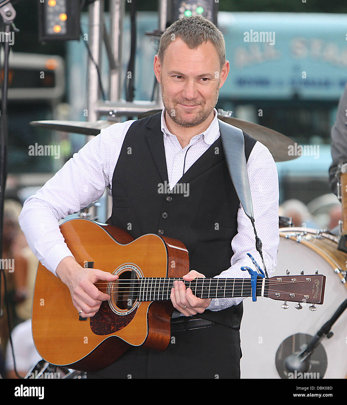 David Gray performing at the CBS Early Show Concert Series at the ...