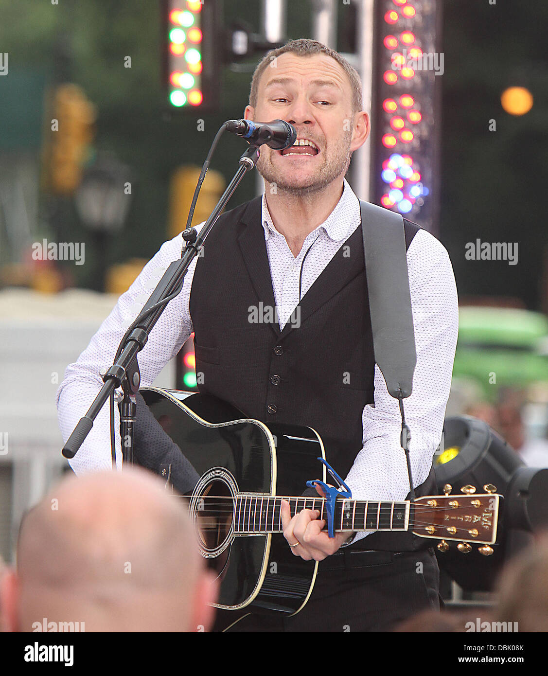 Cbs the early show concert with david gray hi-res stock photography and ...