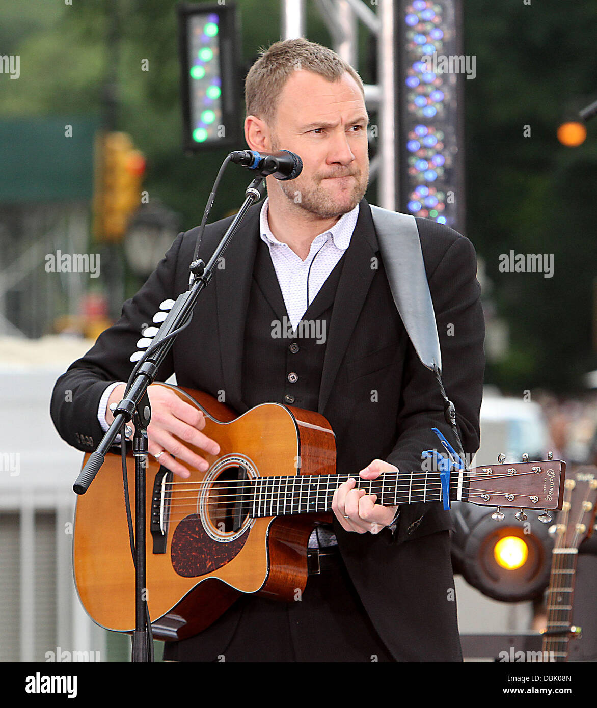 David Gray performing at the CBS Early Show Concert Series at the ...
