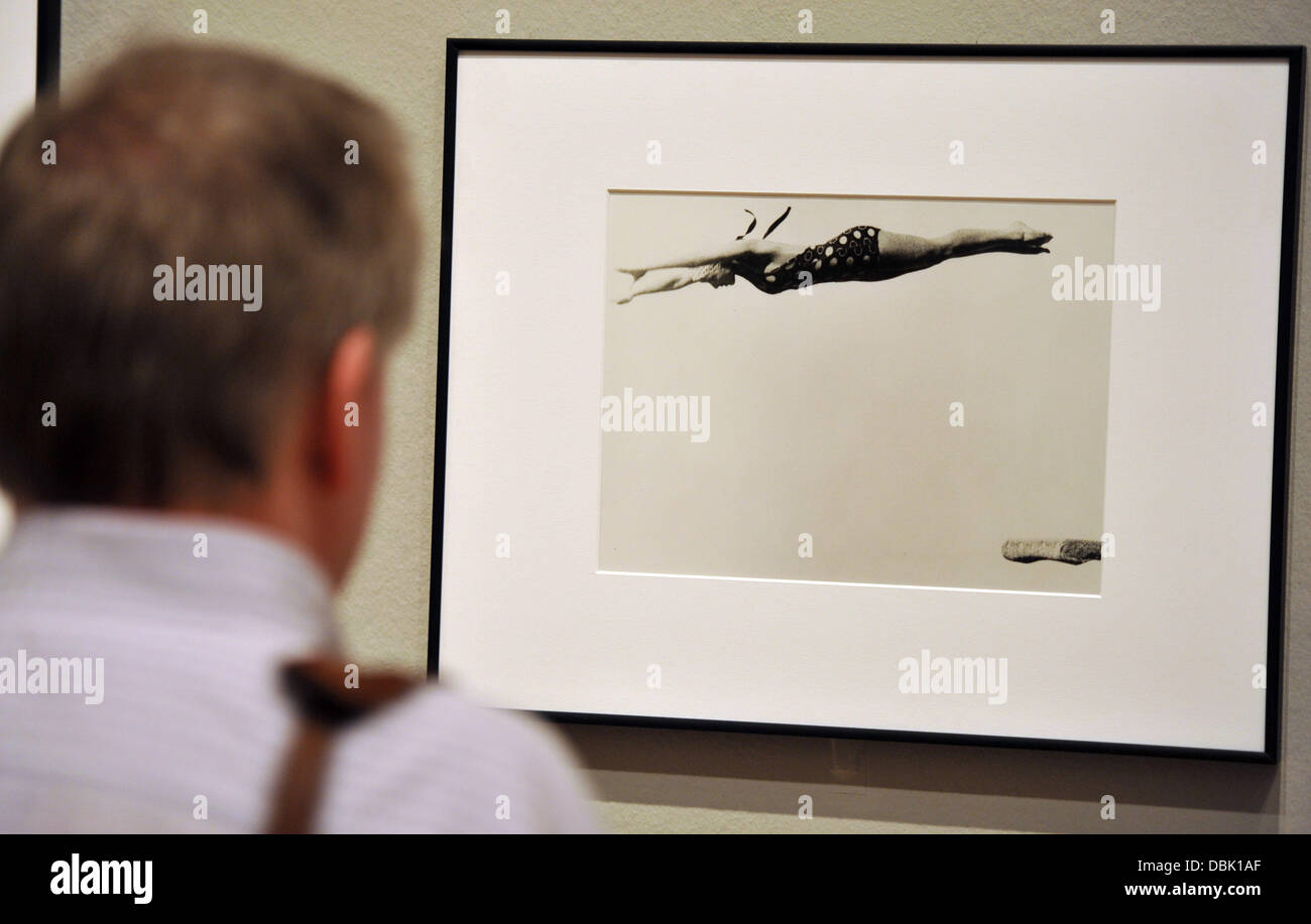 Martin Munkacsi: Swimsuit 'Eyewitness: Hungarian Photography in the ...