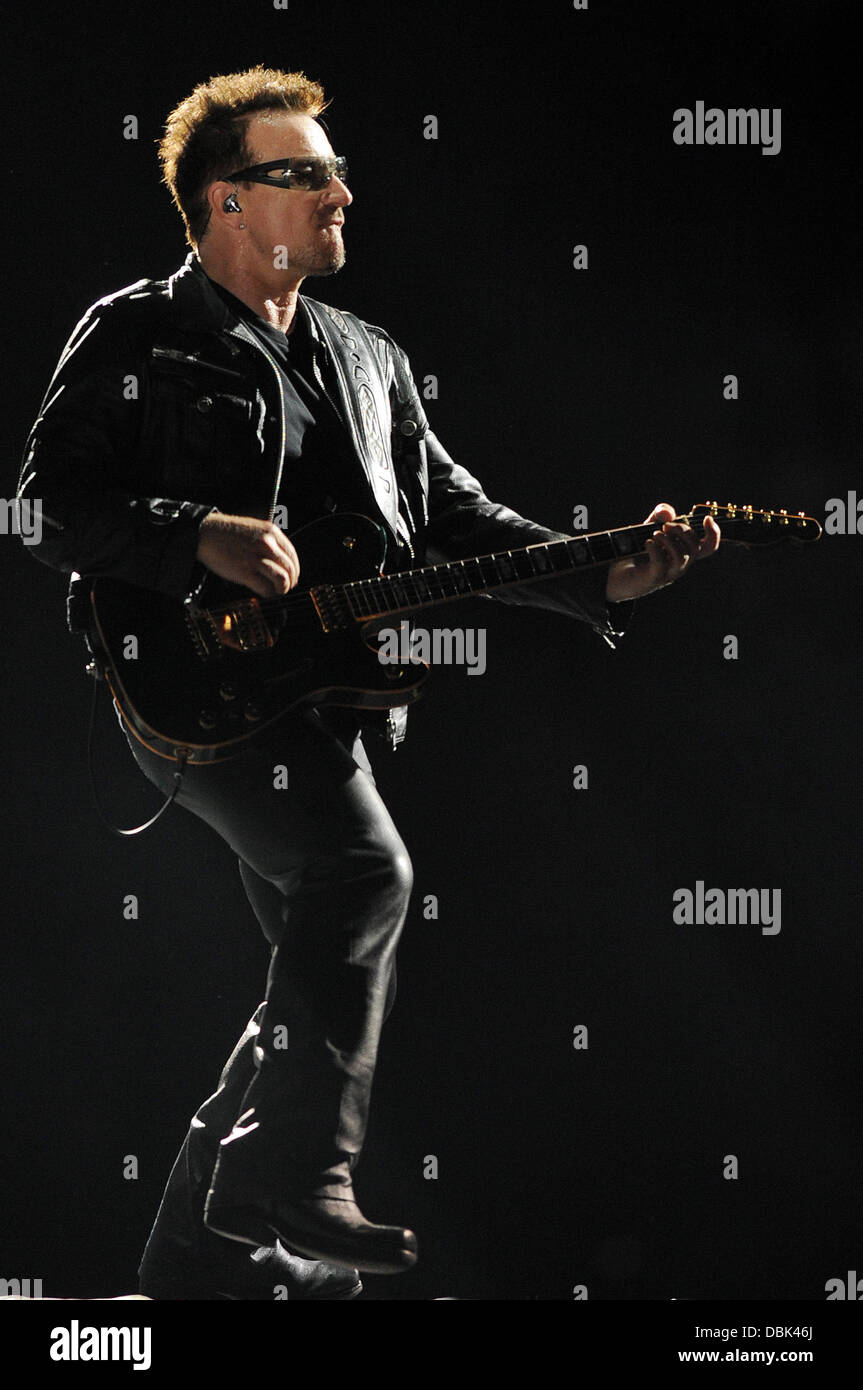 U2 360 tour at sun life stadium hi-res stock photography and images - Alamy
