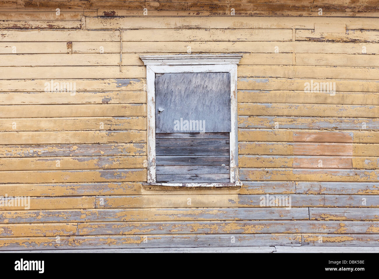 Vertical nobody creepy abandoned hi-res stock photography and images - Alamy