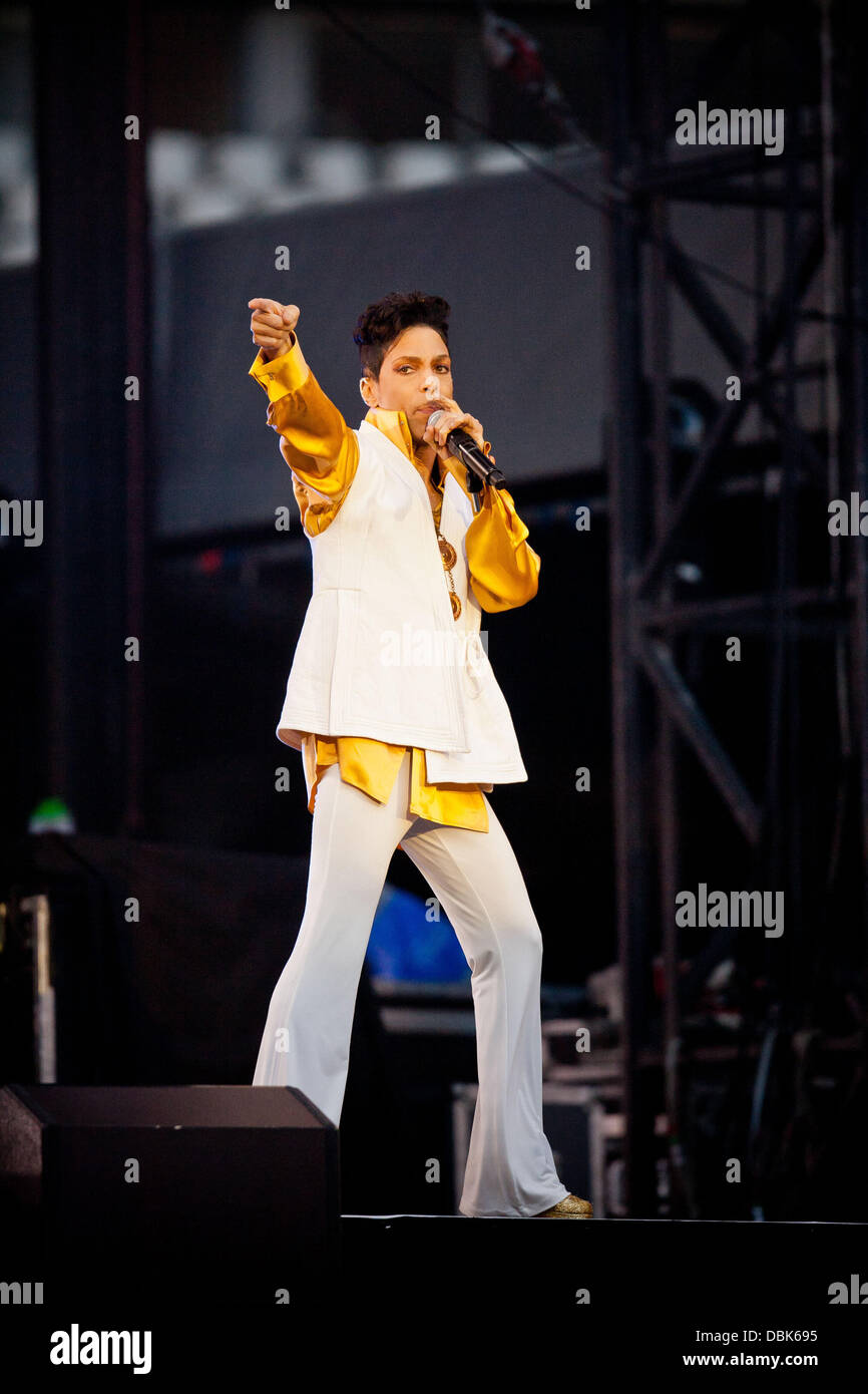 Prince concert hi-res stock photography and images - Alamy