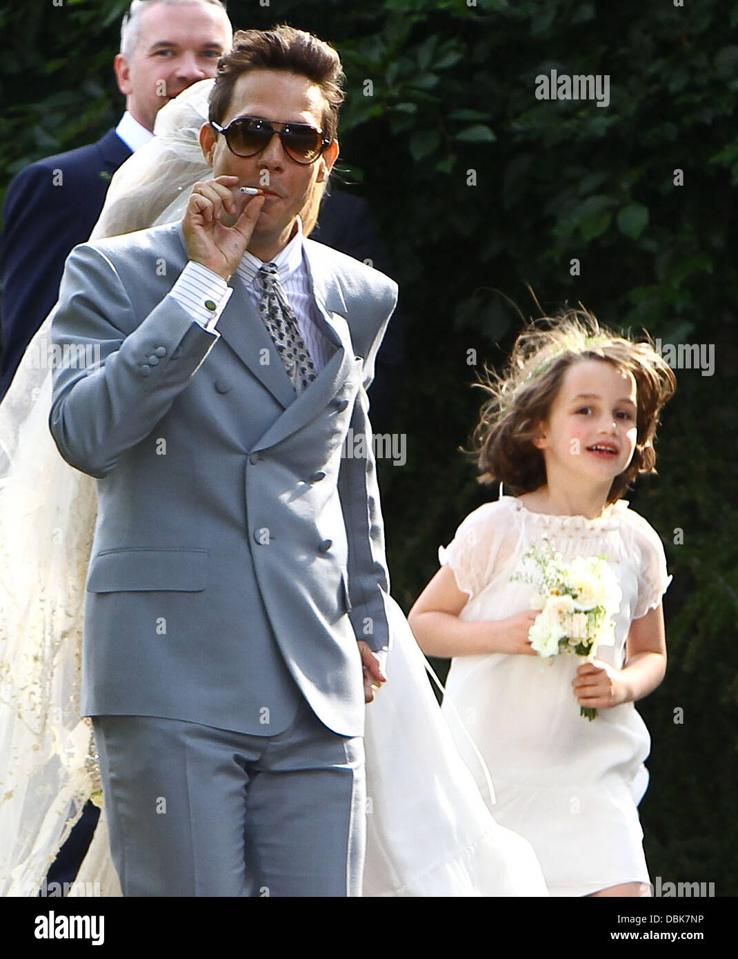 Kate Moss and Jamie Hince Kate Moss Wedding Day in the Cotswolds ...