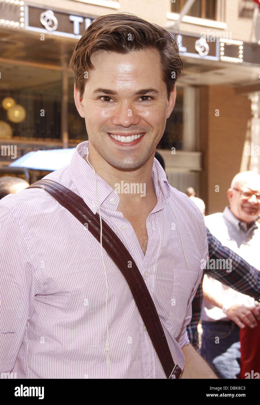 Andrew Rannells Book Of Mormon