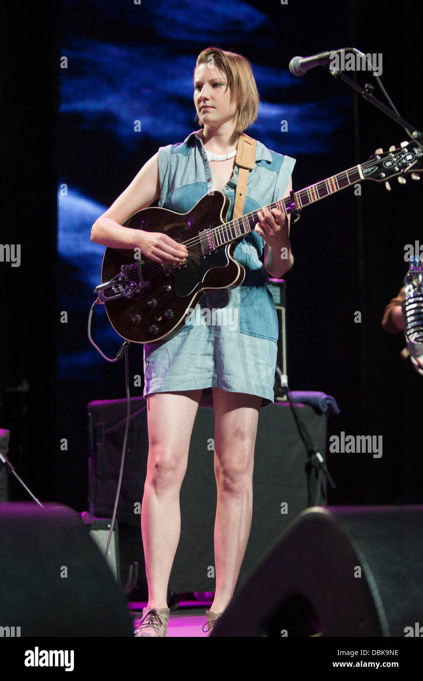 Smoke Fairies playing at the Roundhouse in London for the iTunes ...