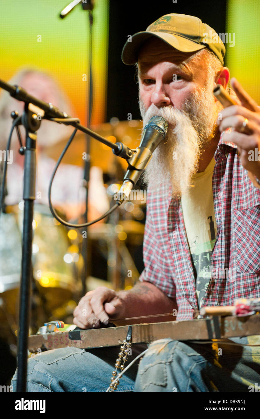 Seasick Steve playing at the Roundhouse in London for the iTunes ...