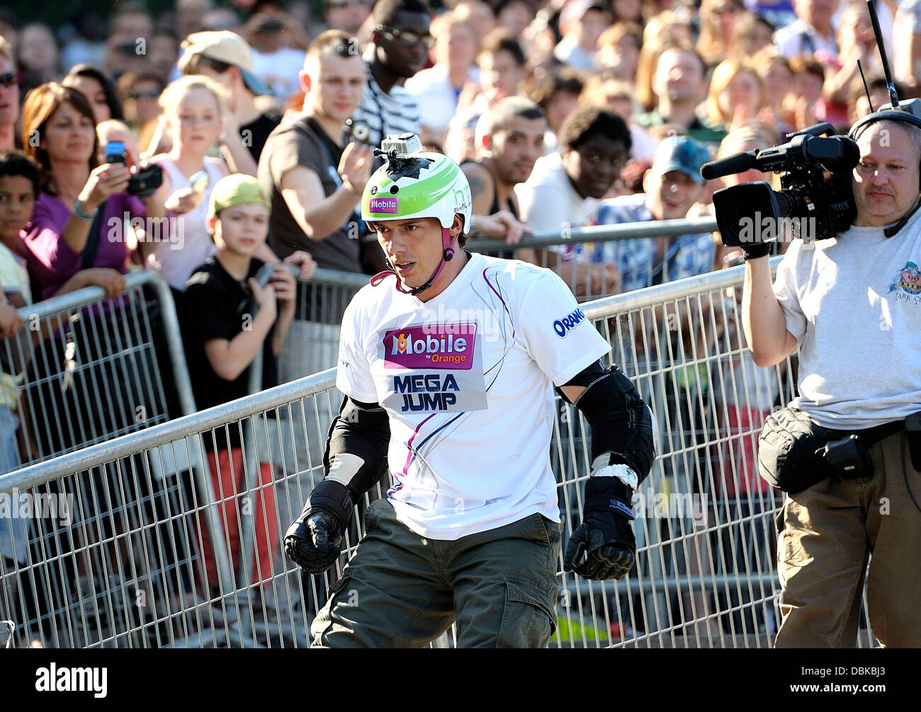 Champion roller skater Taig Khris sets a new world record by jumping ...