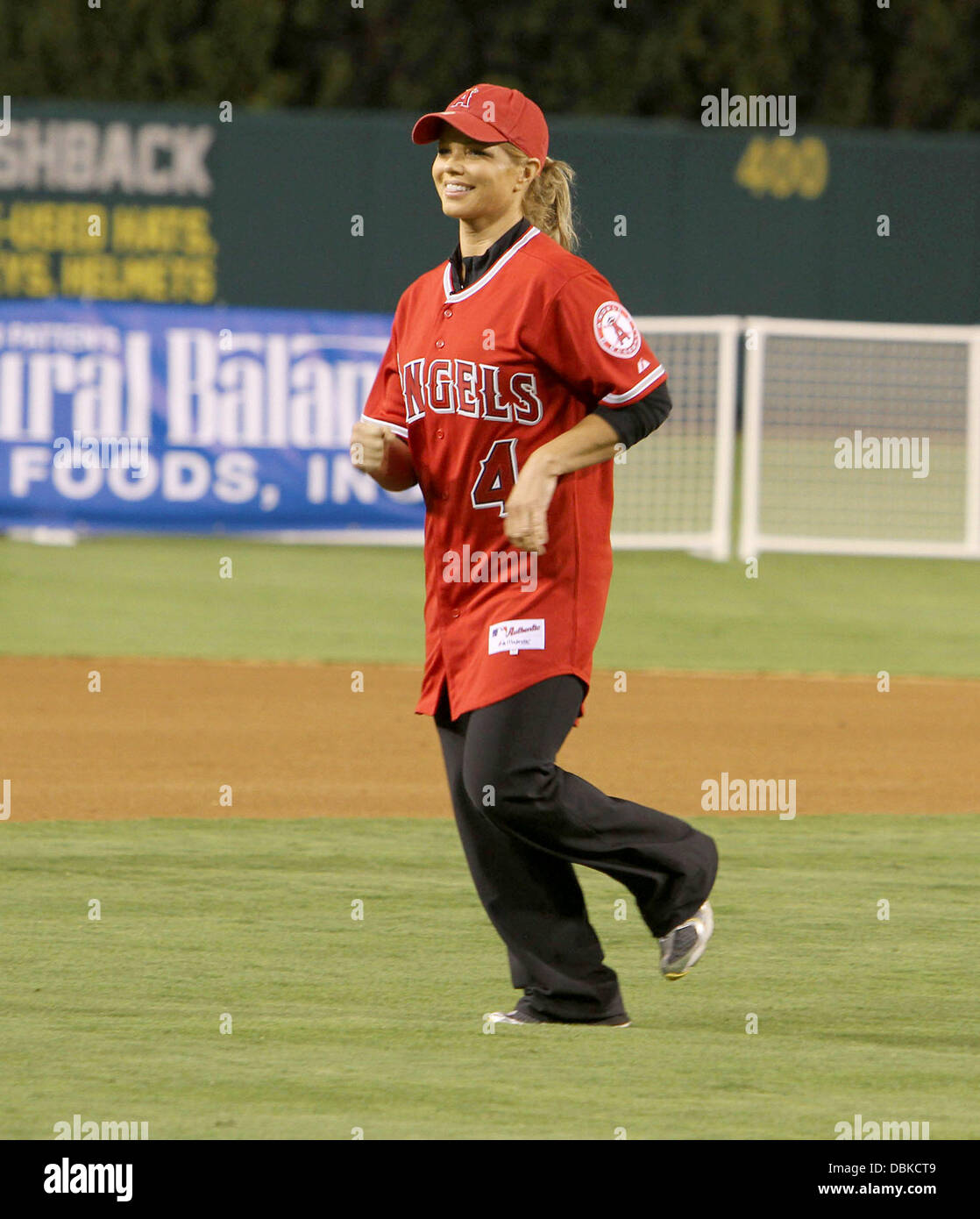 Donna D'Errico Steve Garvey's Celebrity Softball Game for ALS Research ...