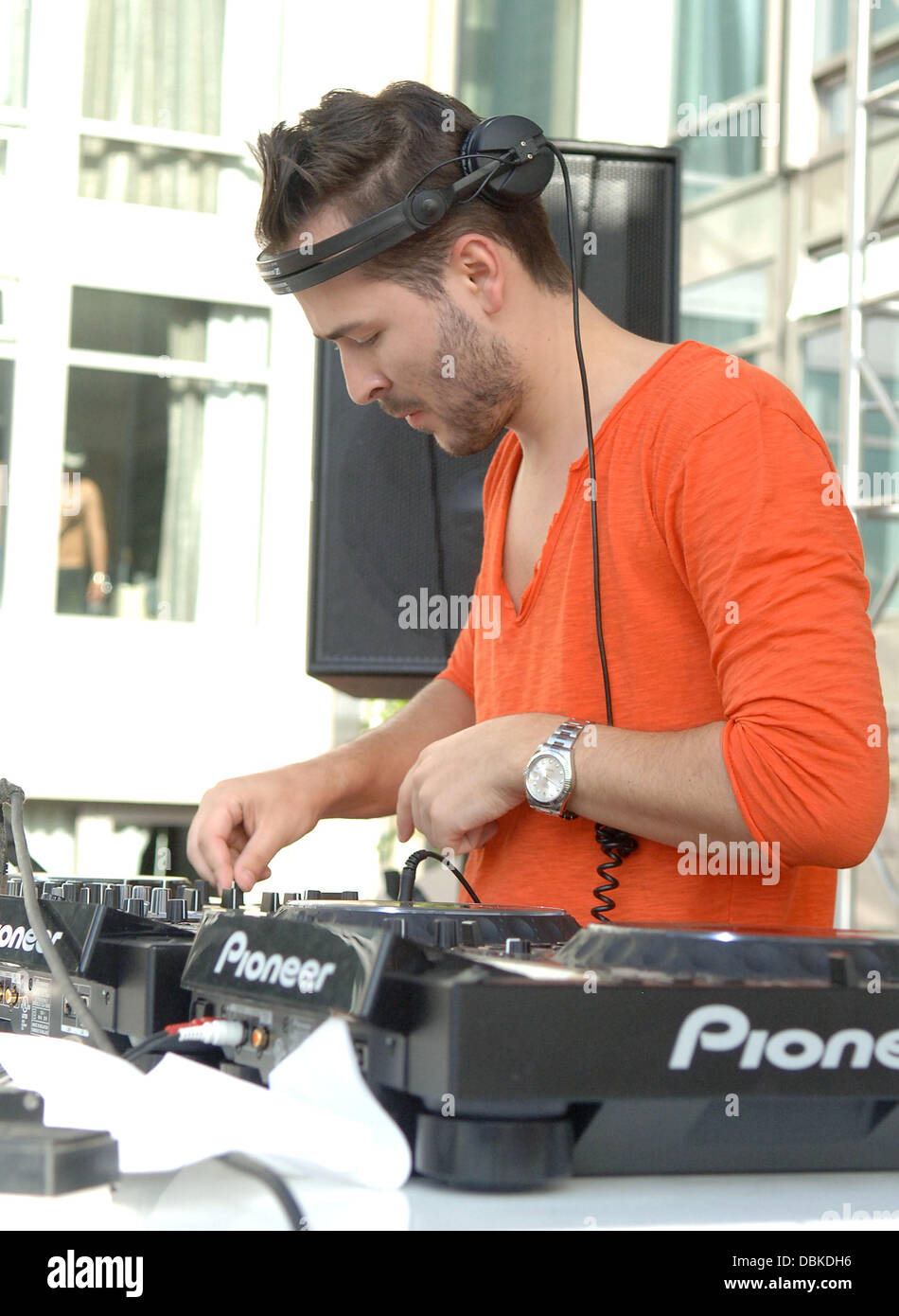 Edward Maya, performing at The Hard Rock Hotel on Independence Day San ...