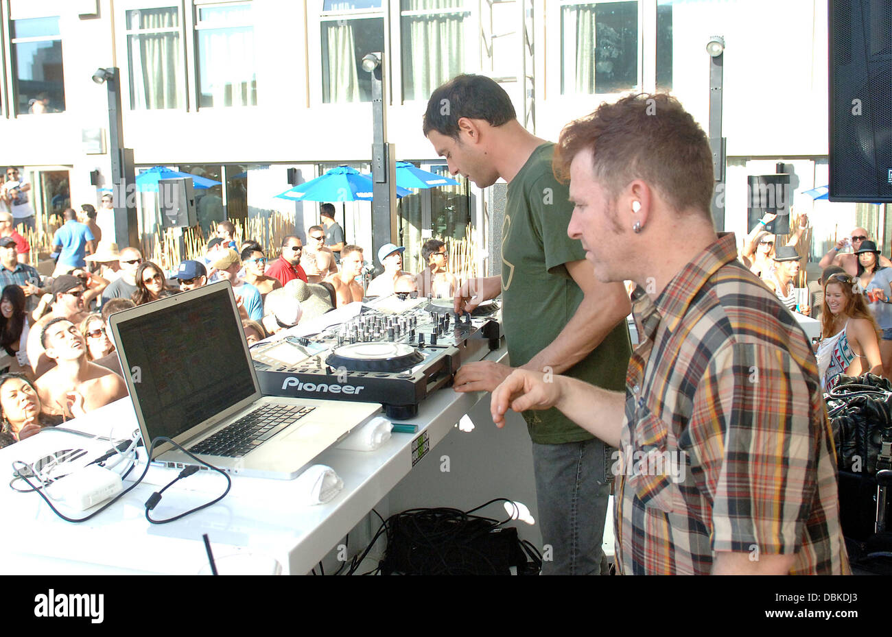 Gabriel & Dresden aka Dave Dresden and Josh Gabriel (right), performing ...