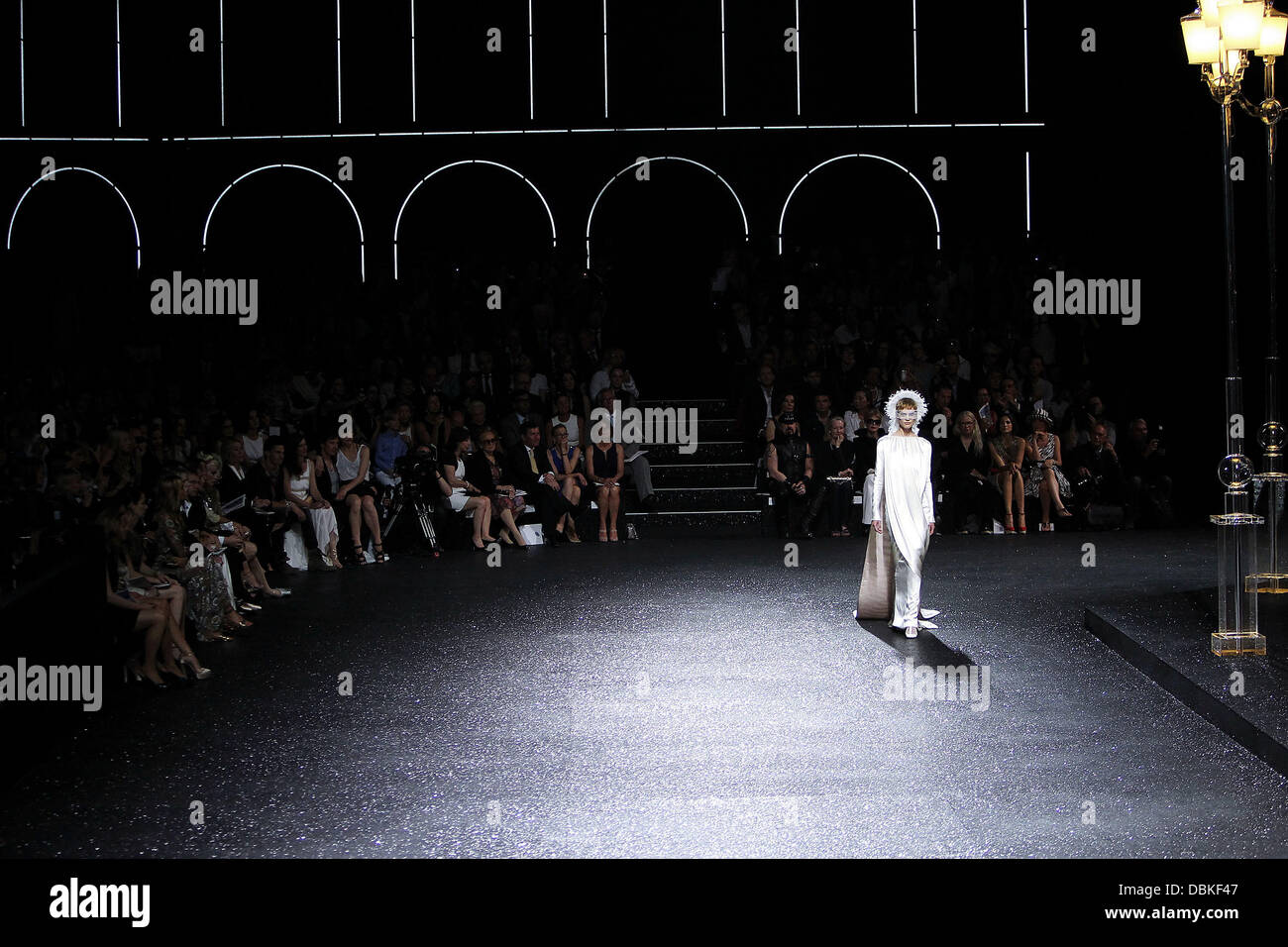 Model Paris Fashion Week - creations by German designer Karl Lagerfeld ...