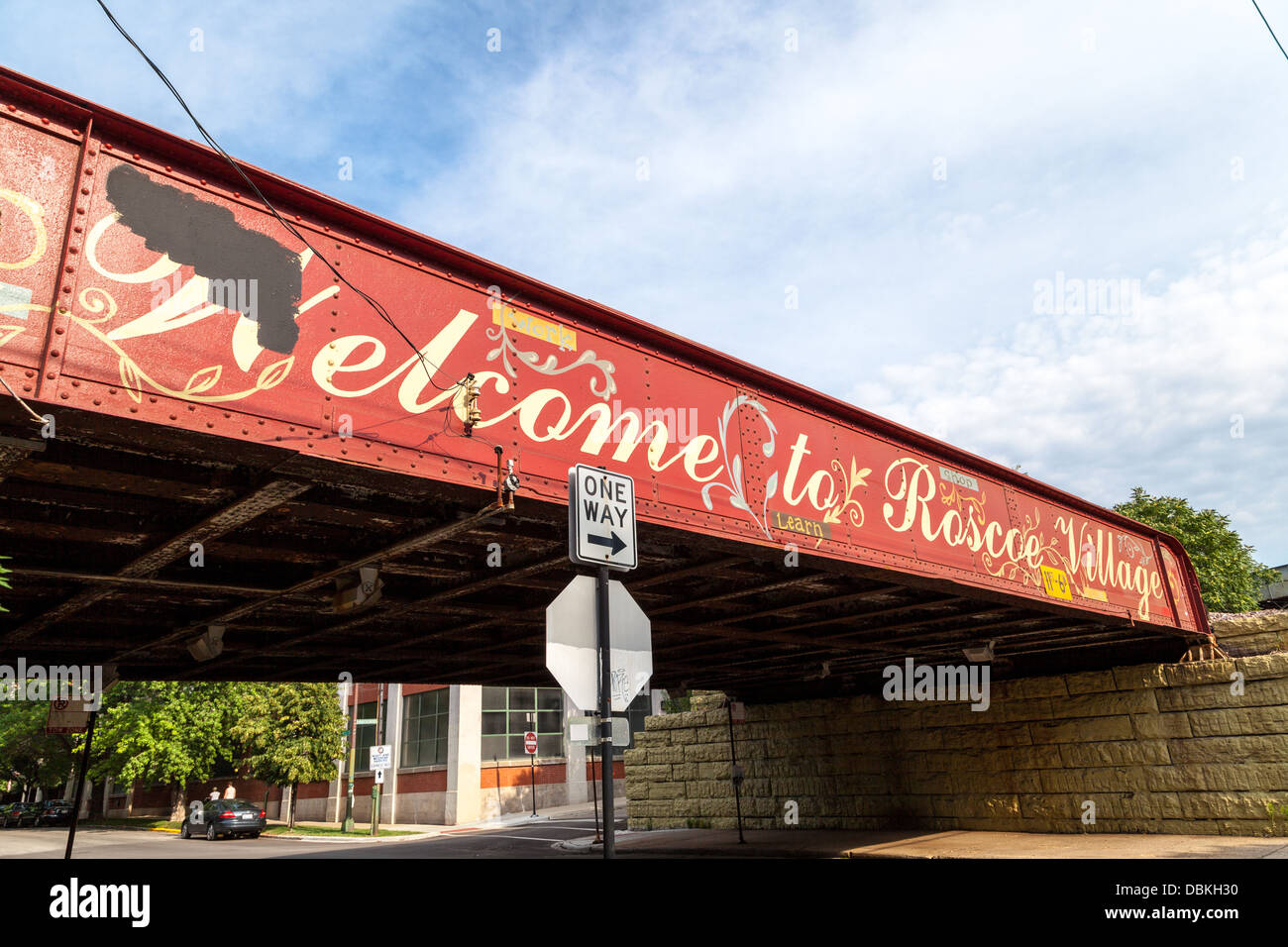 Roscoe Village train trestle Stock Photo - Alamy