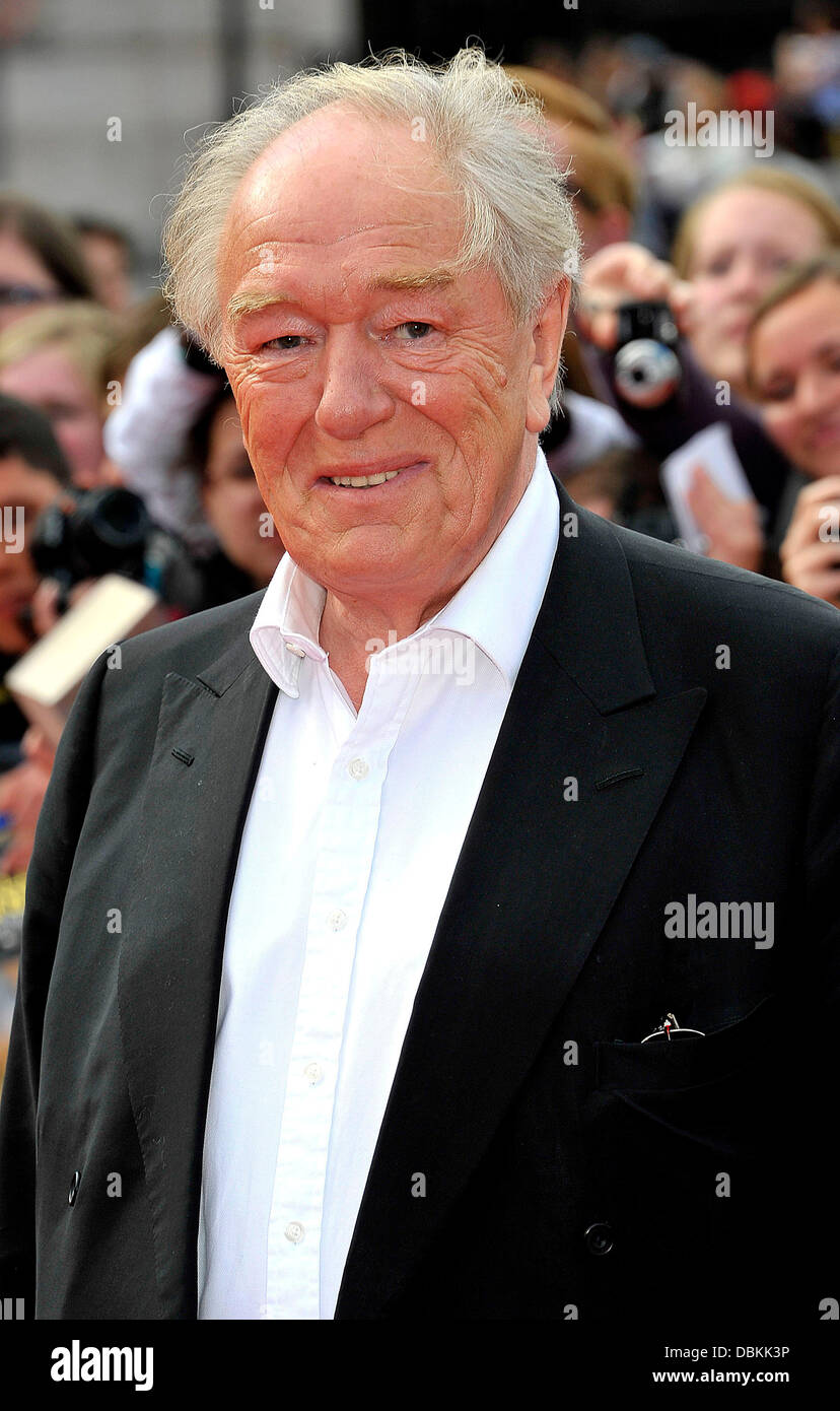 Michael gambon hi-res stock photography and images - Alamy