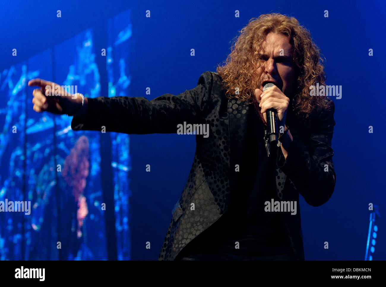Mana in concert hi-res stock photography and images - Alamy