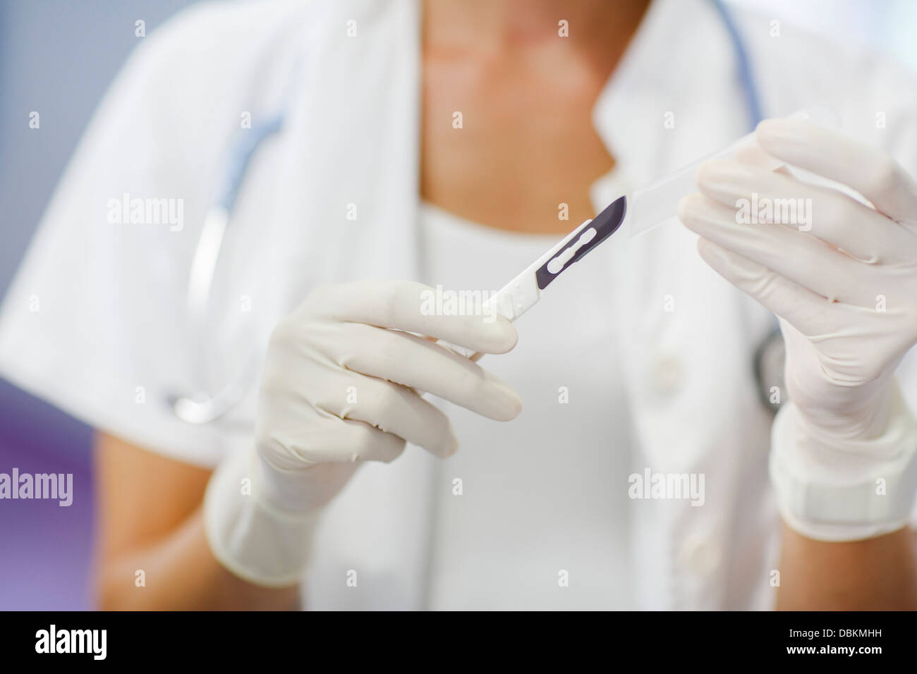 Close up scalpel hi-res stock photography and images - Alamy