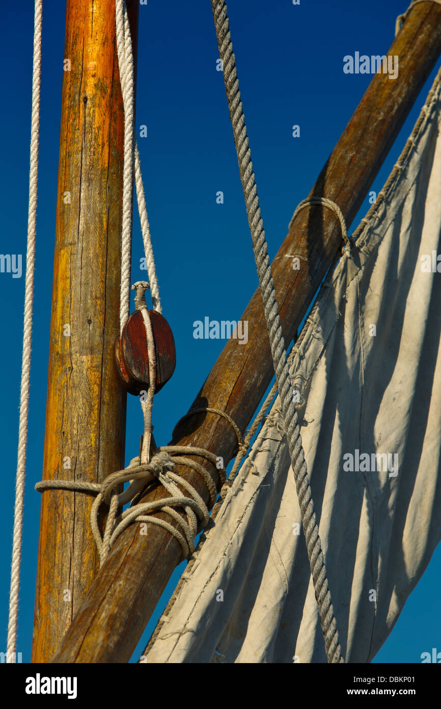 Croatia, foremast and rigging of sailboat, close-up Stock Photo - Alamy