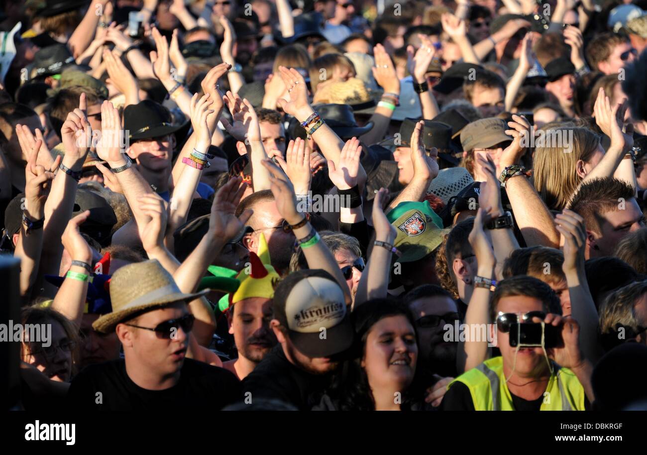 Wacken, Germany. 31st July, 2013. The crowd listens to a band of the ...