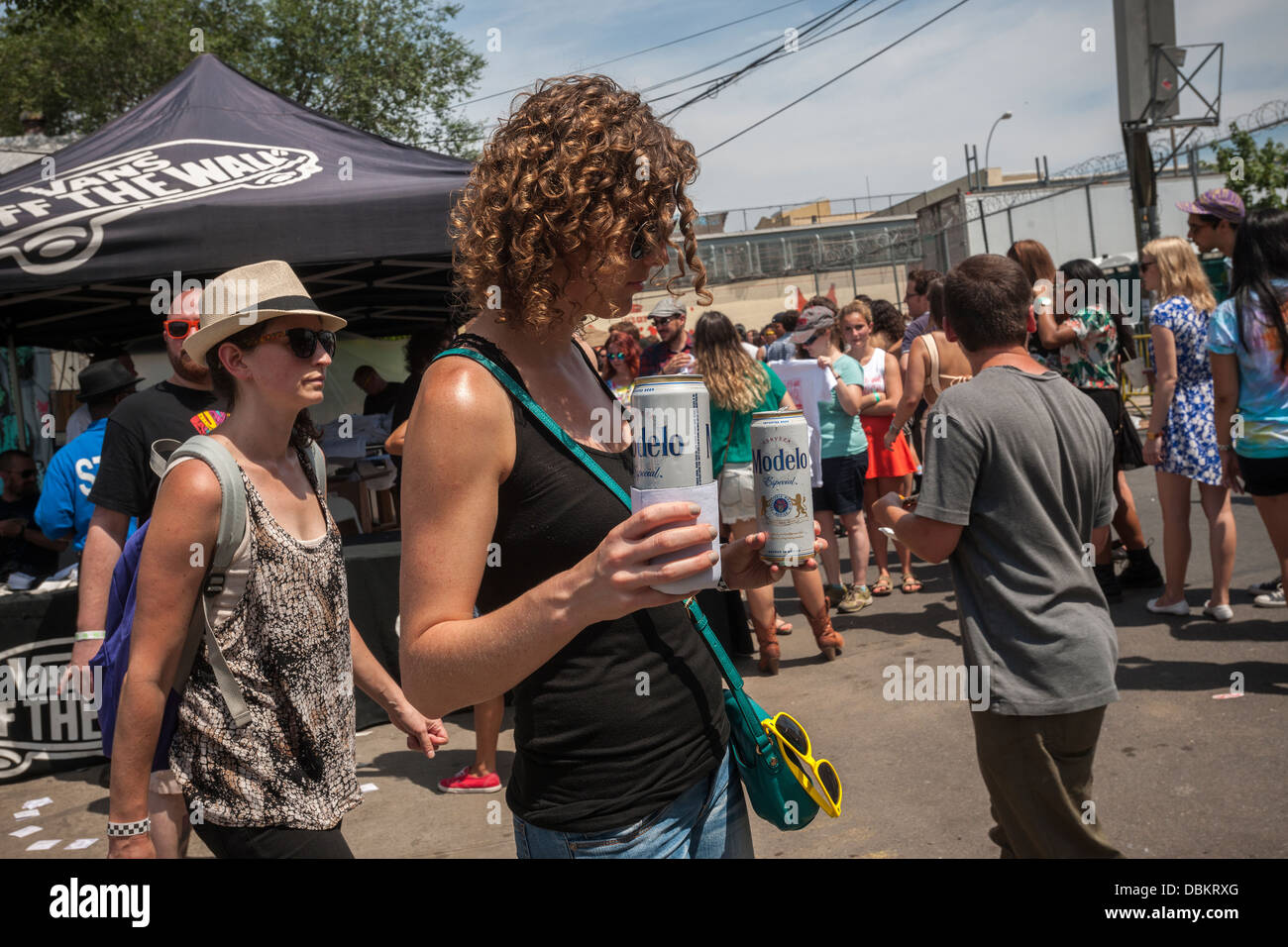 Neighborhood block party hi-res stock photography and images - Alamy